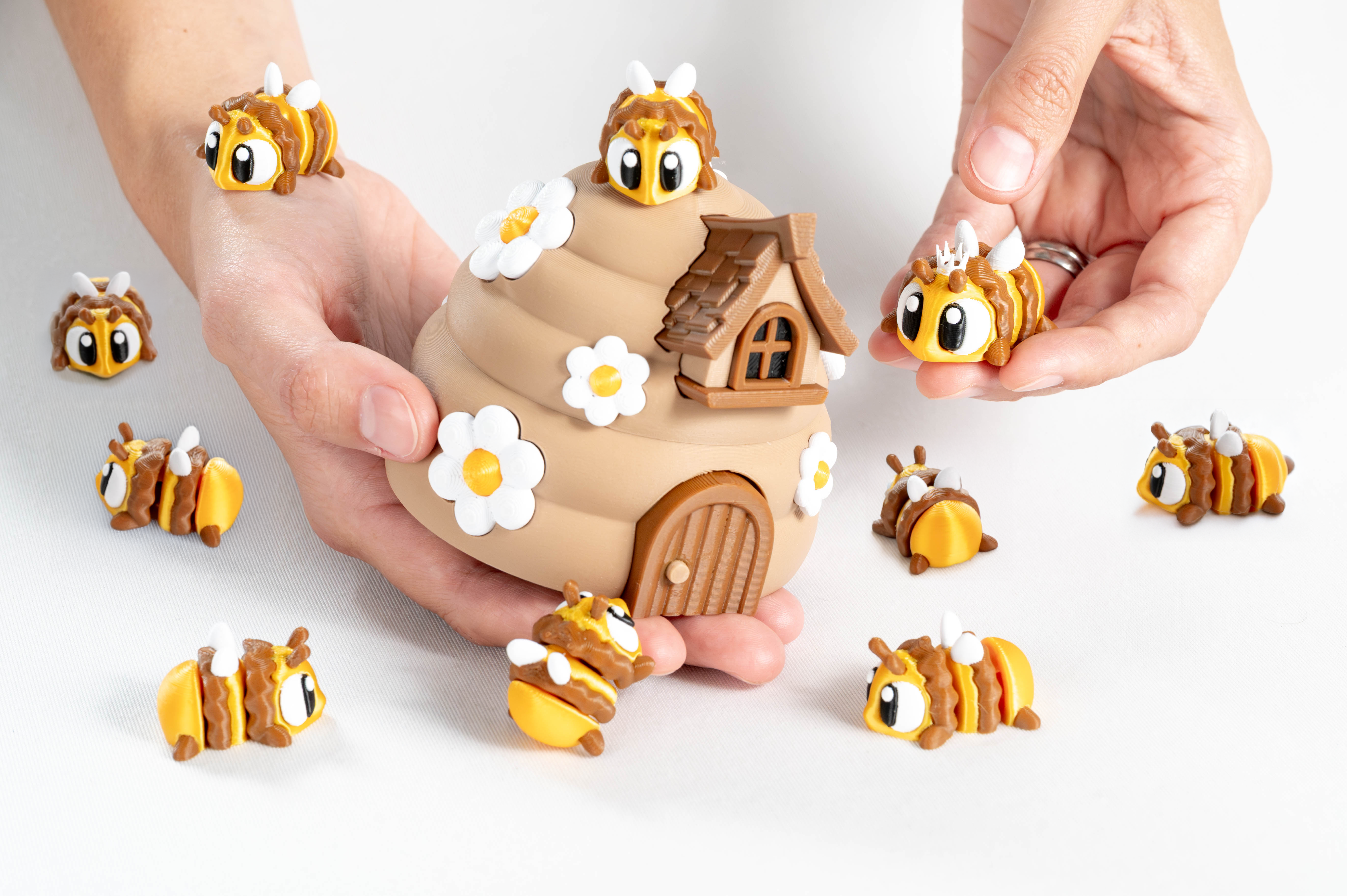 Beehive and Bees - Bee Toy Set