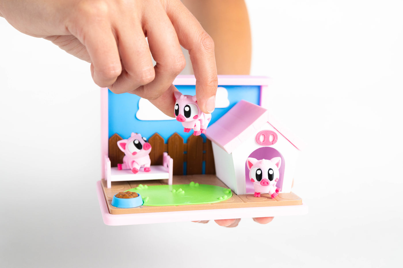 Oink House: Pig Toy Playset With Three Little Pigs – Turtle Creations